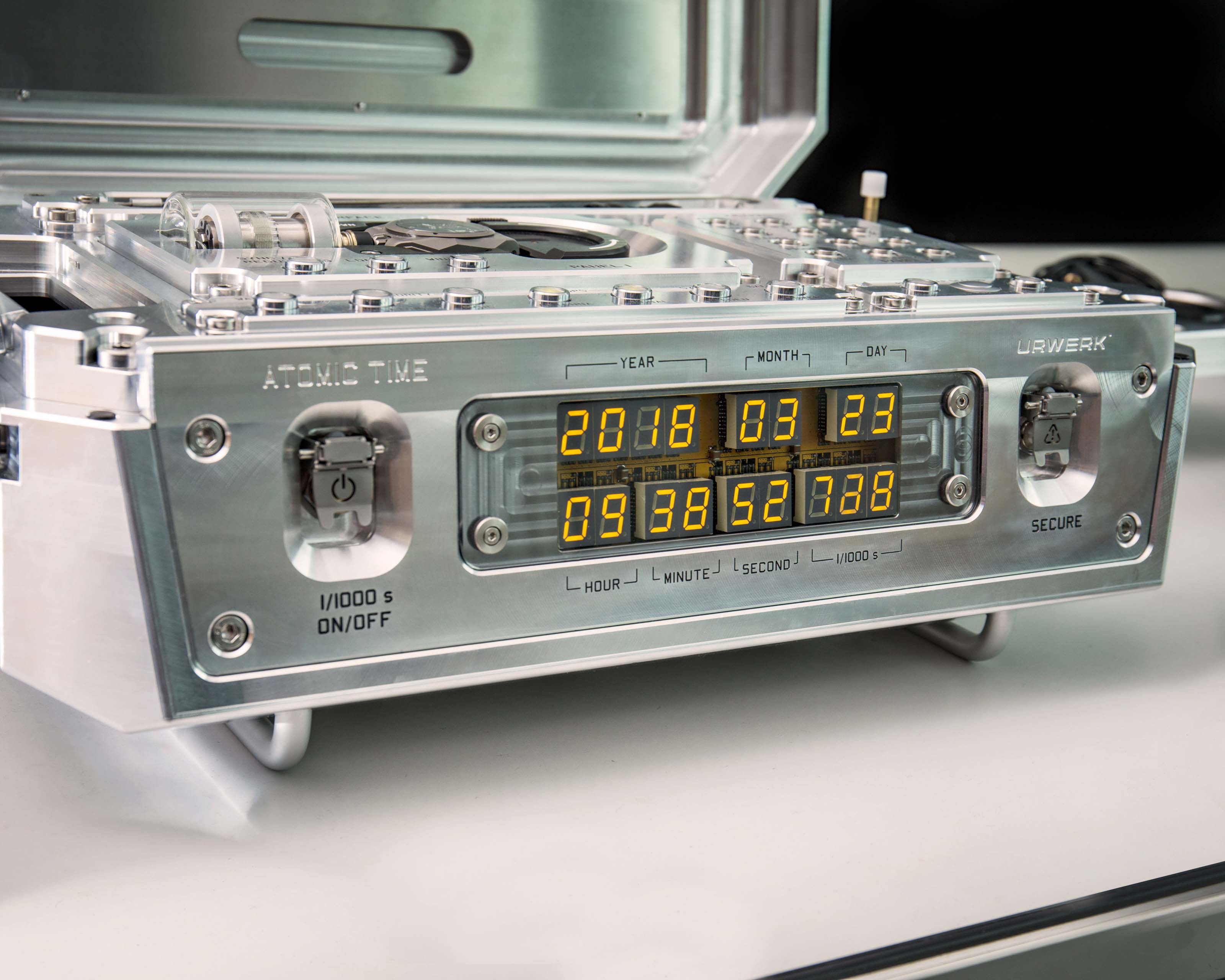 La Cote des Montres : Urwerk projet AMC : horloge atomique et montre ...