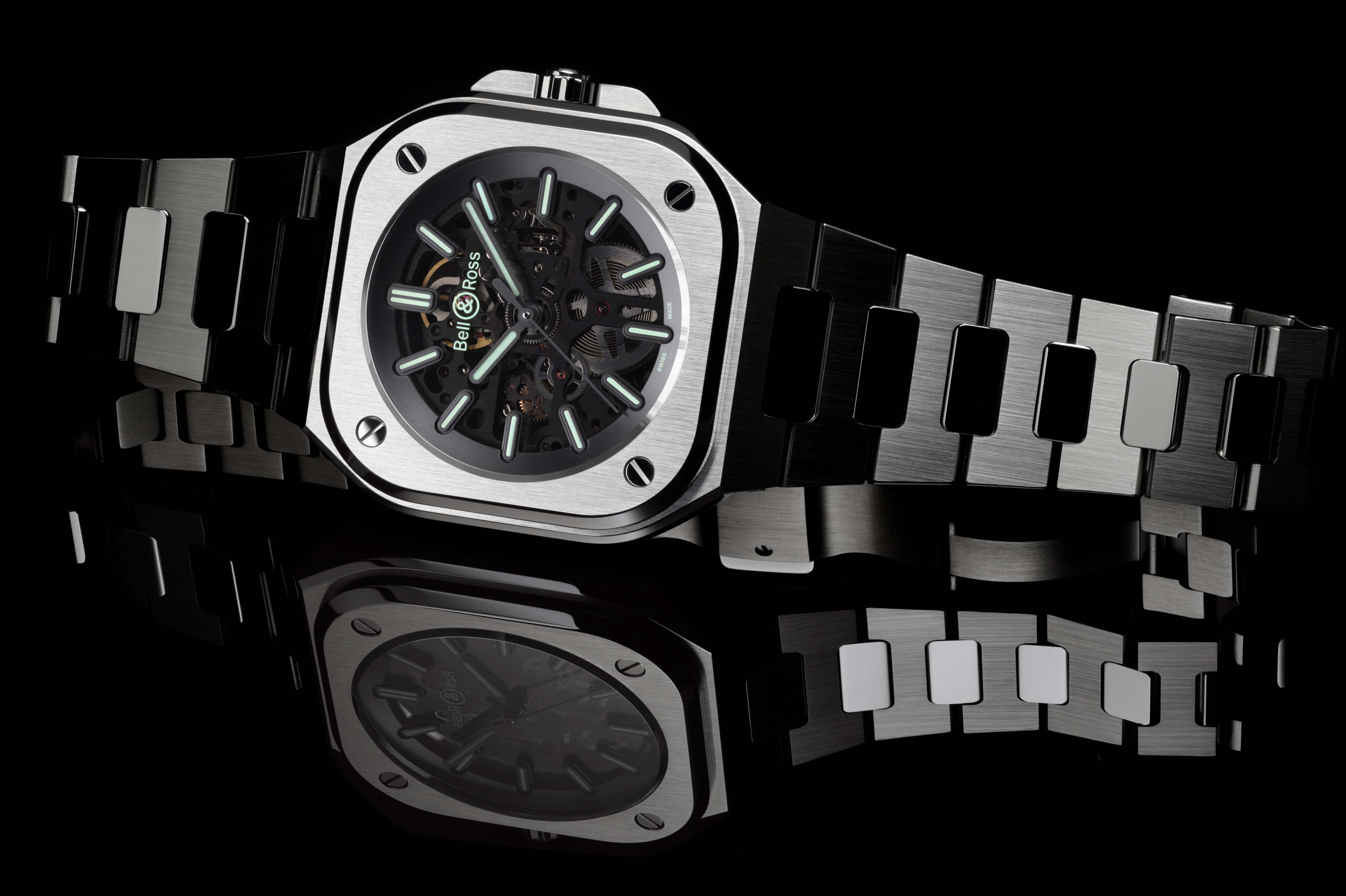 La Cote des Montres : La montre Bell & Ross BR 05 Skeleton LightLum ...