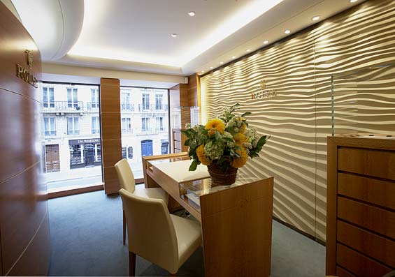 La Cote des Montres : Jean Lassaussois, propriétaire de l’enseigne «Les ...