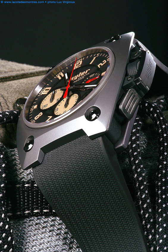 La Cote des Montres : Shooting de la montre Wyler Genève Chronographe ...