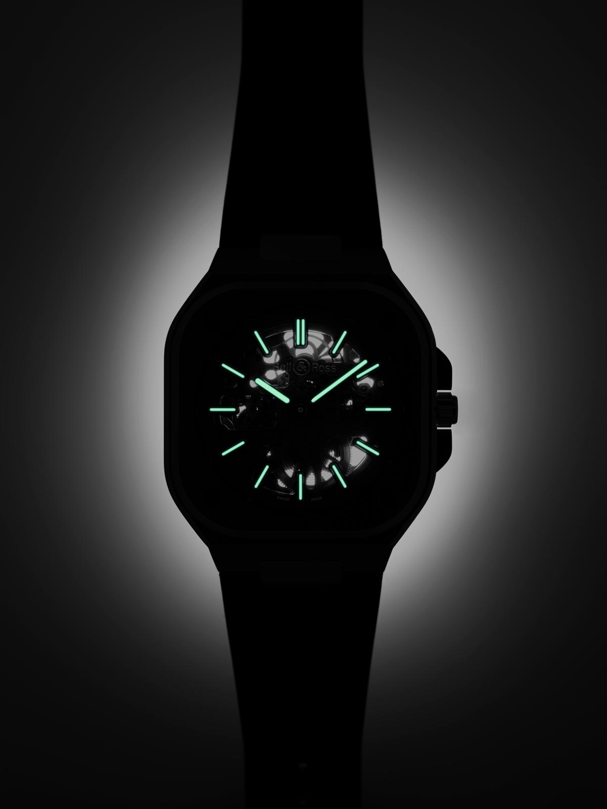 La Cote des Montres : La montre Bell & Ross BR 05 Skeleton LightLum ...