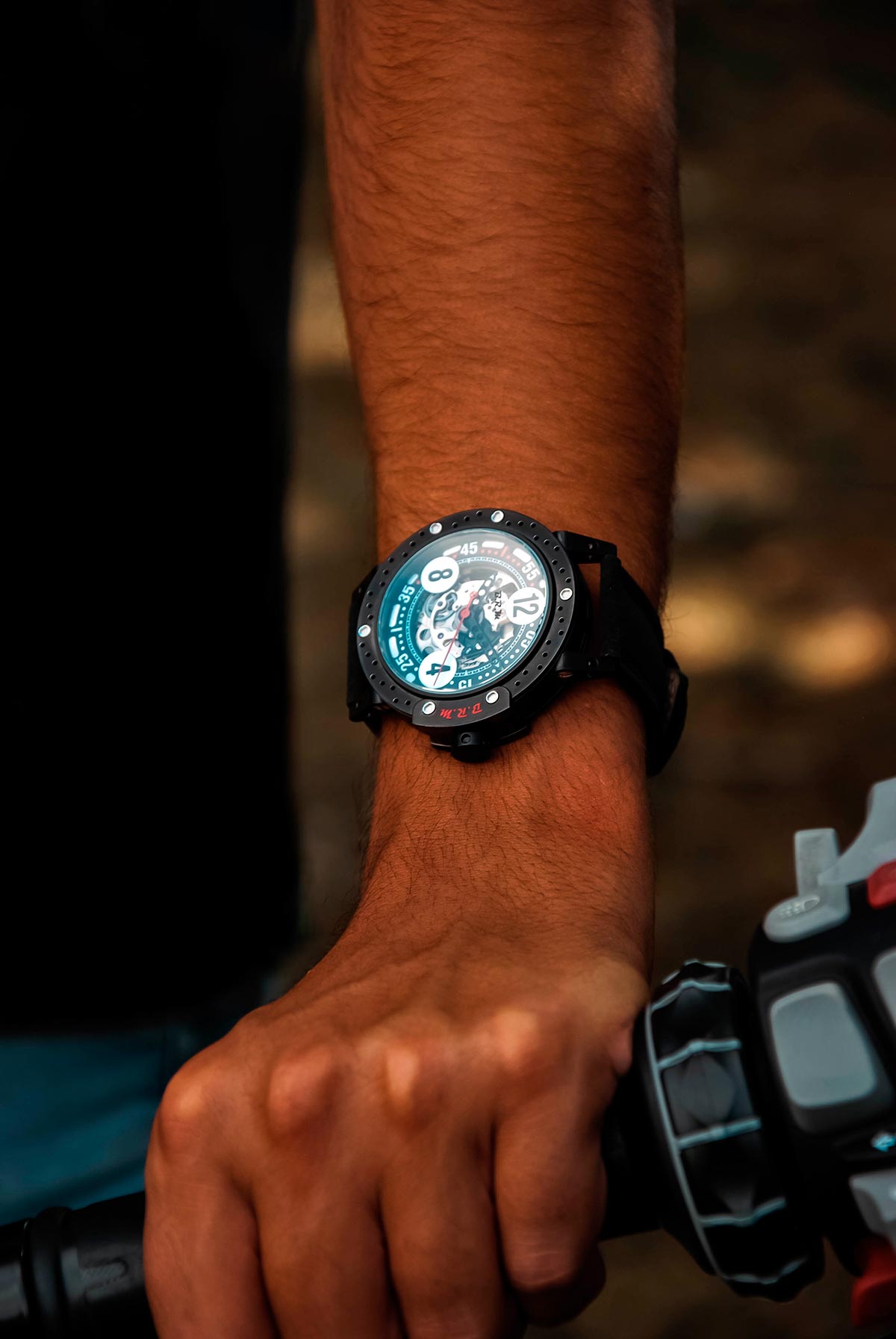 La Cote des Montres : La montre BRM DDF6 Titane Noir - La DDF6 ose le ...