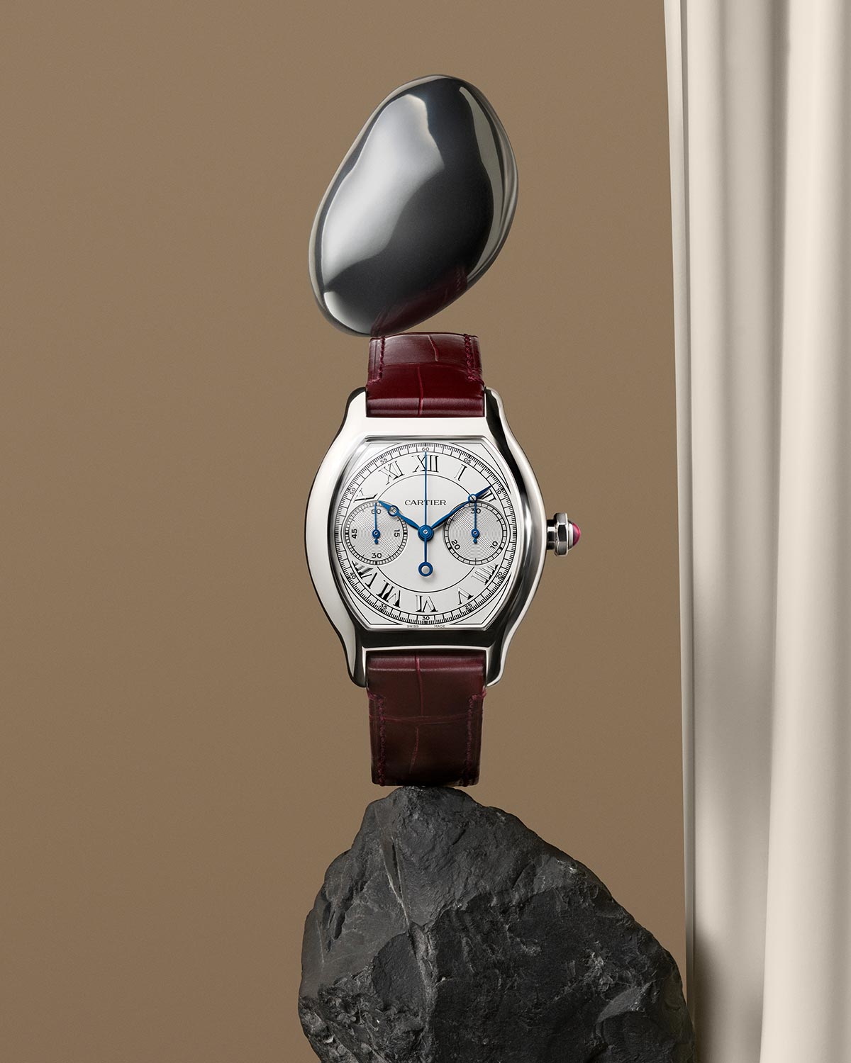 La Cote des Montres: Cartier is the watchmaker of shapes - Playing with ...