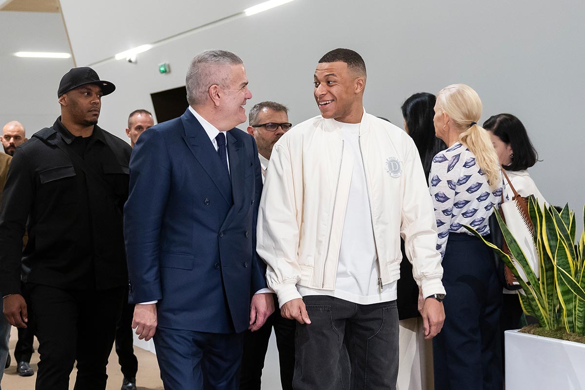 La Cote des Montres : Kylian Mbappé lance la montre officielle Hublot ...