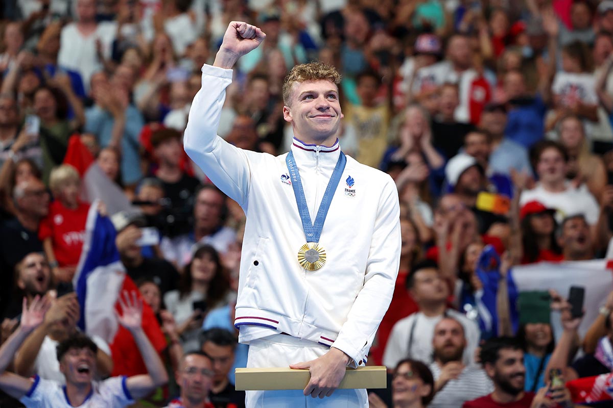 La Cote des Montres : L’Ambassadeur Omega, Léon Marchand, remporte la ...